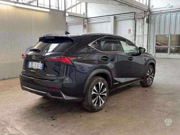 Melns Lexus NX 300h 2019 Kauņa, ar dzinēja tilpumu 2.49 L un nobraukumu 141 tūkst. km par 28600 €, foto 4 vietnē AUTOMOTO.COM.LV