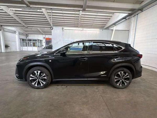 Melns Lexus NX 300h 2019 Kauņa, ar dzinēja tilpumu 2.49 L un nobraukumu 141 tūkst. km par 28600 €, foto 7 vietnē AUTOMOTO.COM.LV