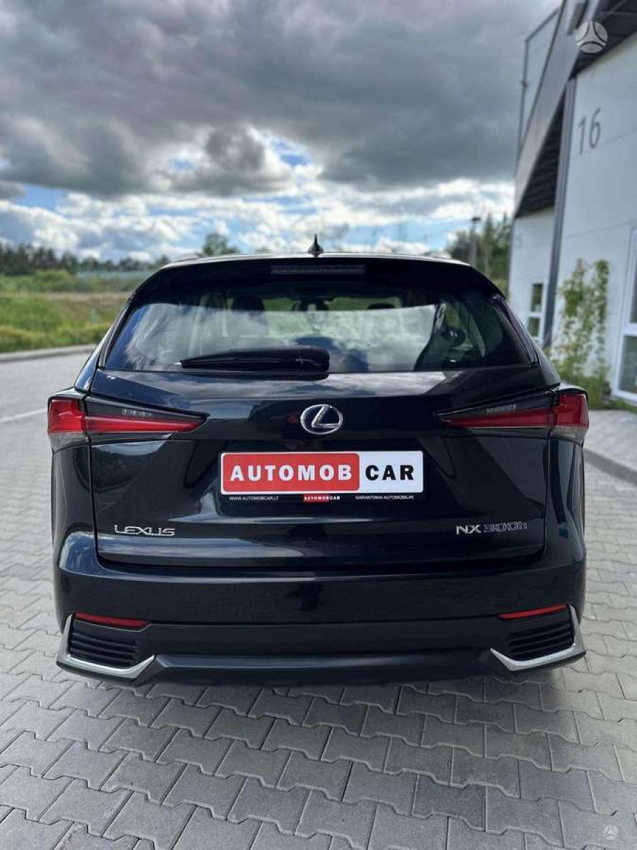 Black Lexus NX 300h 2020 in Vilnius, with an engine capacity of 2.49 L and mileage of 73 thousand km for 28890 €, photo 10 on AUTOMOTO.COM.LV