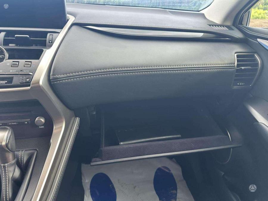 Black Lexus NX 300h 2020 in Vilnius, with an engine capacity of 2.49 L and mileage of 73 thousand km for 28890 €, photo 39 on AUTOMOTO.COM.LV