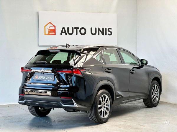 Черный Лексус NX 300h 2020 в Вильнюс, объемом двигателя 2.49 л и пробегом 166 тыс. км за 24079 €, фото 4 на AUTOMOTO.COM.LV