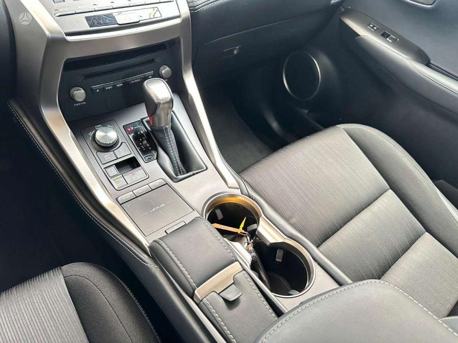 Черный Лексус NX 300h 2020 в Вильнюс, объемом двигателя 2.49 л и пробегом 166 тыс. км за 24079 €, фото 15 на AUTOMOTO.COM.LV