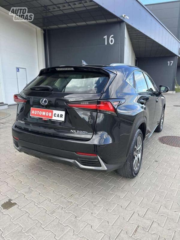 Melns Lexus NX 300h 2020 Viļņa, ar dzinēja tilpumu 2.50 L un nobraukumu 73 tūkst. km par 27950 €, foto 10 vietnē AUTOMOTO.COM.LV