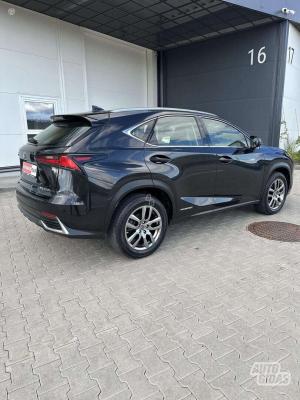 Melns Lexus NX 300h 2020 Viļņa, ar dzinēja tilpumu 2.50 L un nobraukumu 73 tūkst. km par 27950 €, foto 12 vietnē AUTOMOTO.COM.LV