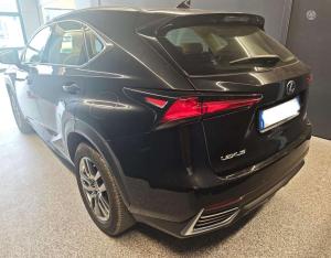 Melns Lexus NX 300h 2020 Viļņa, ar dzinēja tilpumu 2.49 L un nobraukumu 107 tūkst. km par 28888 €, foto 3 vietnē AUTOMOTO.COM.LV