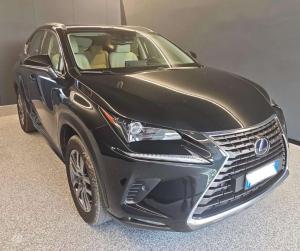 Melns Lexus NX 300h 2020 Viļņa, ar dzinēja tilpumu 2.49 L un nobraukumu 107 tūkst. km par 28888 €, foto 5 vietnē AUTOMOTO.COM.LV