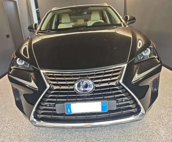 Black Lexus NX 300h 2020 in Vilnius, with an engine capacity of 2.49 L and mileage of 107 thousand km for 28888 €, photo 5 on AUTOMOTO.COM.LV