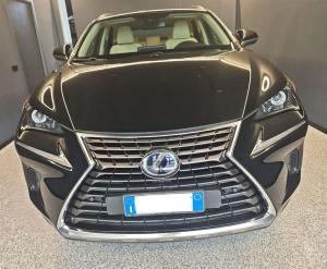 Melns Lexus NX 300h 2020 Viļņa, ar dzinēja tilpumu 2.49 L un nobraukumu 107 tūkst. km par 28888 €, foto 6 vietnē AUTOMOTO.COM.LV