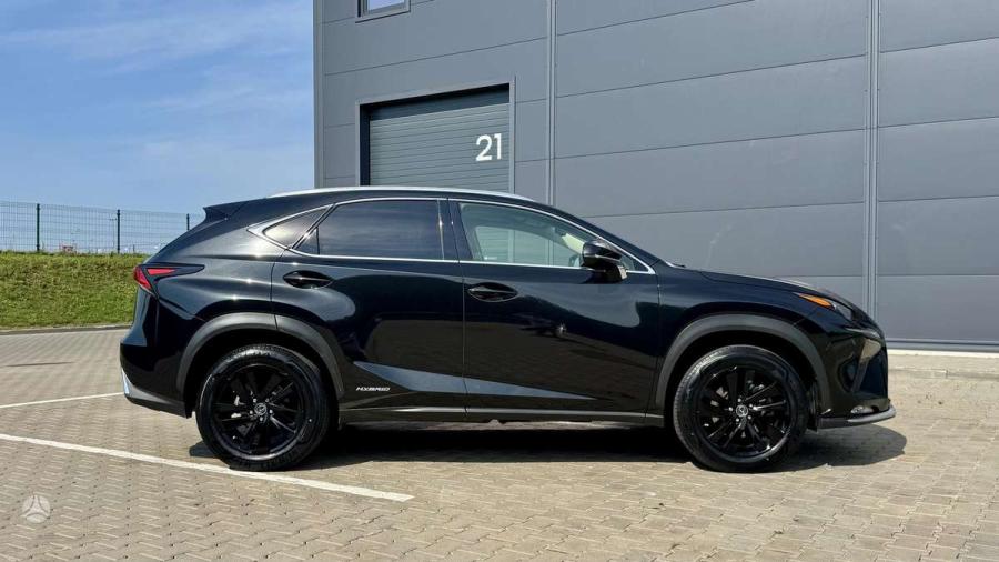 Melns Lexus NX 300h 2021 Viļņa, ar dzinēja tilpumu 2.49 L un nobraukumu 96 tūkst. km par 29990 €, foto 6 vietnē AUTOMOTO.COM.LV