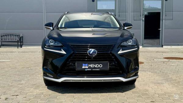 Black Lexus NX 300h 2021 in Vilnius, with an engine capacity of 2.49 L and mileage of 96 thousand km for 29990 €, photo 7 on AUTOMOTO.COM.LV