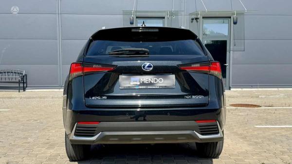 Black Lexus NX 300h 2021 in Vilnius, with an engine capacity of 2.49 L and mileage of 96 thousand km for 29990 €, photo 8 on AUTOMOTO.COM.LV