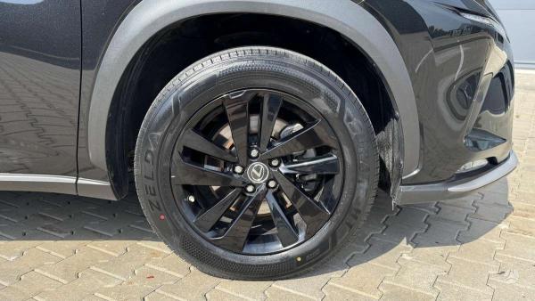 Black Lexus NX 300h 2021 in Vilnius, with an engine capacity of 2.49 L and mileage of 96 thousand km for 29990 €, photo 9 on AUTOMOTO.COM.LV