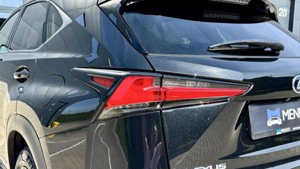 Black Lexus NX 300h 2021 in Vilnius, with an engine capacity of 2.49 L and mileage of 96 thousand km for 29990 €, photo 10 on AUTOMOTO.COM.LV