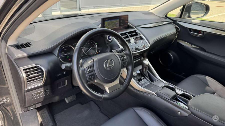 Melns Lexus NX 300h 2021 Viļņa, ar dzinēja tilpumu 2.49 L un nobraukumu 96 tūkst. km par 29990 €, foto 15 vietnē AUTOMOTO.COM.LV