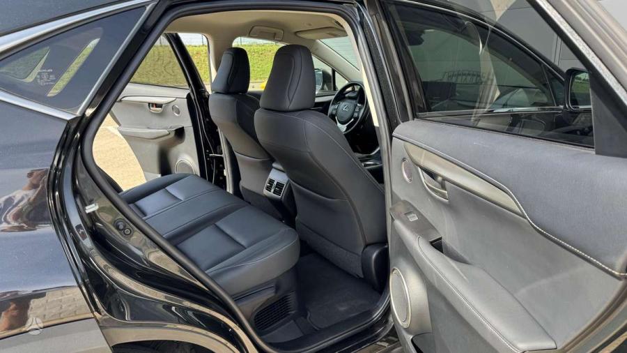 Melns Lexus NX 300h 2021 Viļņa, ar dzinēja tilpumu 2.49 L un nobraukumu 96 tūkst. km par 29990 €, foto 17 vietnē AUTOMOTO.COM.LV
