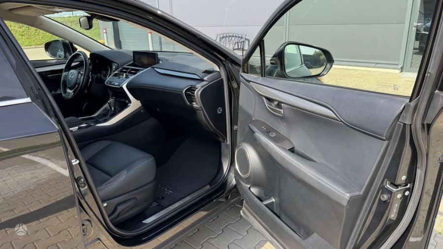 Melns Lexus NX 300h 2021 Viļņa, ar dzinēja tilpumu 2.49 L un nobraukumu 96 tūkst. km par 29990 €, foto 18 vietnē AUTOMOTO.COM.LV