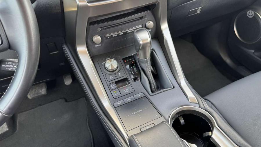 Melns Lexus NX 300h 2021 Viļņa, ar dzinēja tilpumu 2.49 L un nobraukumu 96 tūkst. km par 29990 €, foto 22 vietnē AUTOMOTO.COM.LV