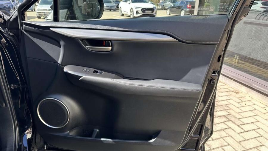 Black Lexus NX 300h 2021 in Vilnius, with an engine capacity of 2.50 L and mileage of 96 thousand km for 20650 €, photo 18 on AUTOMOTO.COM.LV
