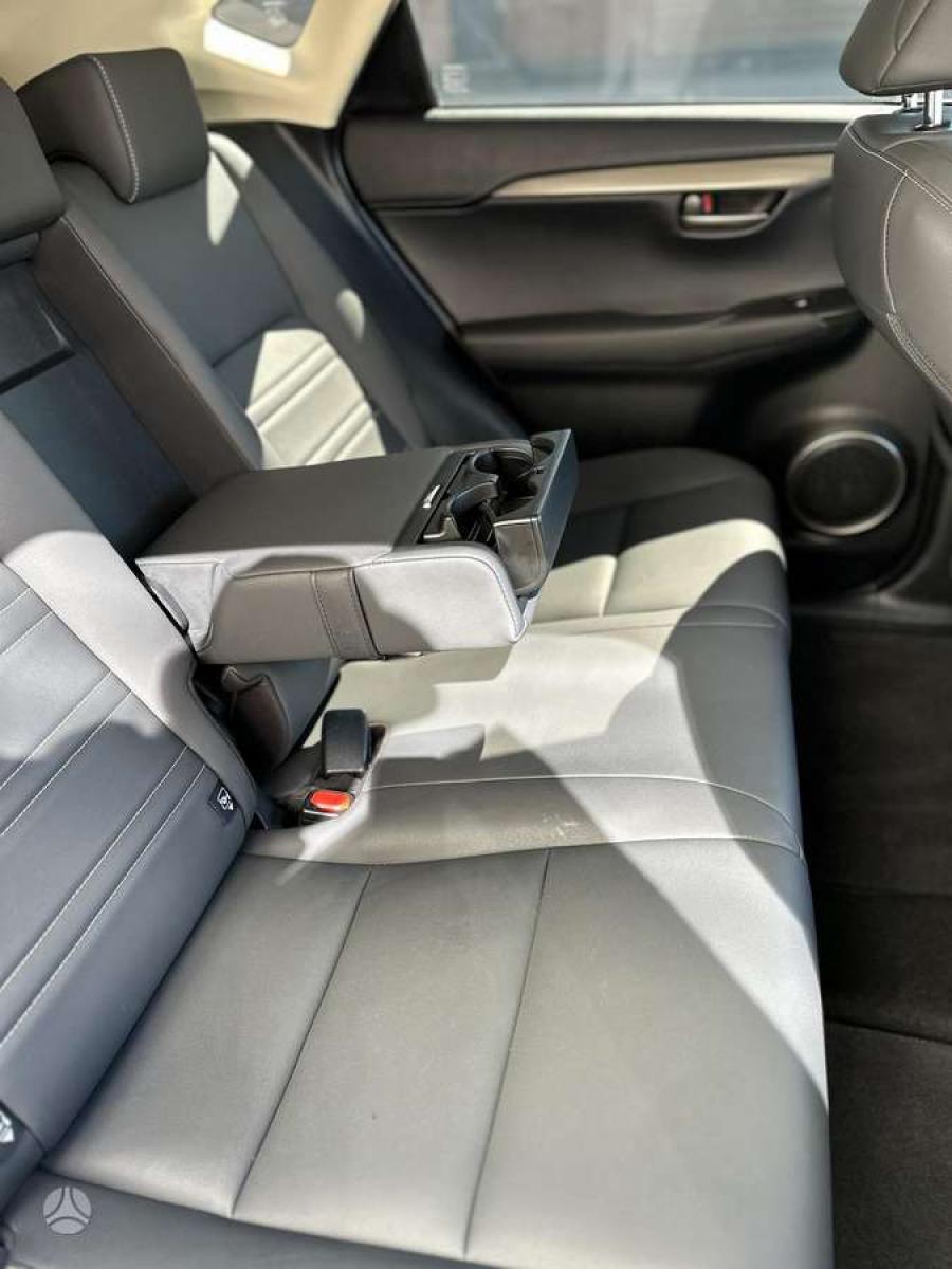 Black Lexus NX 300h 2021 in Vilnius, with an engine capacity of 2.50 L and mileage of 96 thousand km for 20650 €, photo 30 on AUTOMOTO.COM.LV