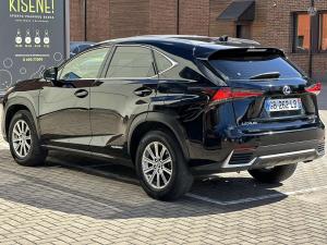 Black Lexus NX 300h 2021 in Vilnius, with an engine capacity of 2.50 L and mileage of 96 thousand km for 20650 €, photo 4 on AUTOMOTO.COM.LV