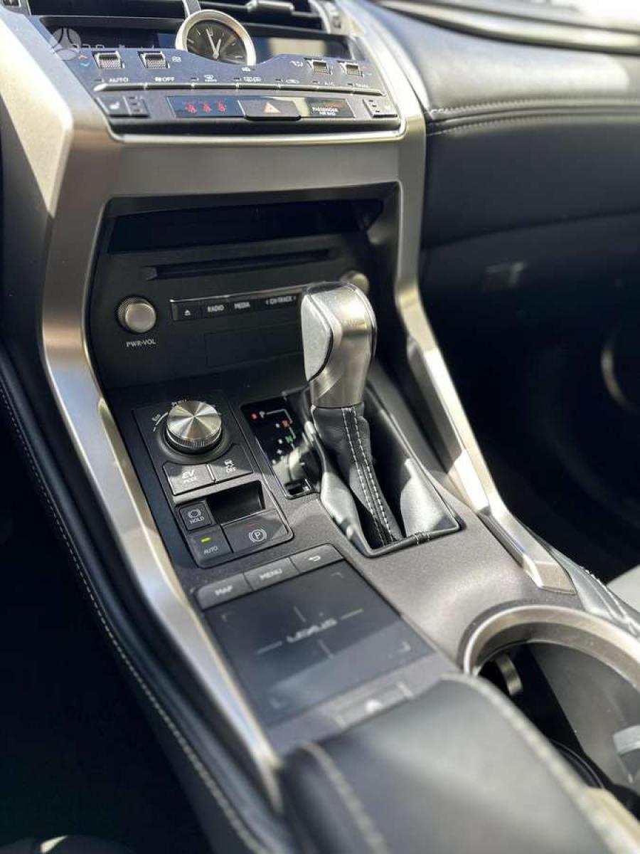 Black Lexus NX 300h 2021 in Vilnius, with an engine capacity of 2.50 L and mileage of 96 thousand km for 20650 €, photo 40 on AUTOMOTO.COM.LV