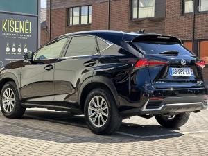 Black Lexus NX 300h 2021 in Vilnius, with an engine capacity of 2.50 L and mileage of 96 thousand km for 20650 €, photo 5 on AUTOMOTO.COM.LV