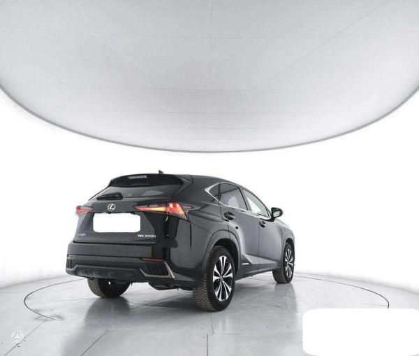 Черный Лексус NX 300h 2021 в Даугавпилс, объемом двигателя 2.49 л и пробегом 185 тыс. км за 26500 €, фото 4 на AUTOMOTO.COM.LV