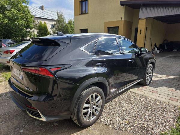 Lexus NX 300h 2021 Viļņa vietnē Melns Lexus NX 300h 2021 Viļņa, ar dzinēja tilpumu 2.49 L un nobraukumu 230 tūkst. km par 23000 €, foto 4 vietnē AUTOMOTO.COM.LV