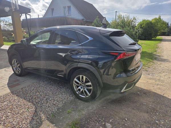 Lexus NX 300h 2021 Viļņa vietnē Melns Lexus NX 300h 2021 Viļņa, ar dzinēja tilpumu 2.49 L un nobraukumu 230 tūkst. km par 23000 €, foto 5 vietnē AUTOMOTO.COM.LV