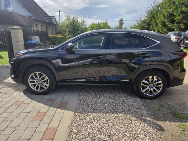 Lexus NX 300h 2021 Viļņa vietnē Melns Lexus NX 300h 2021 Viļņa, ar dzinēja tilpumu 2.49 L un nobraukumu 230 tūkst. km par 23000 €, foto 6 vietnē AUTOMOTO.COM.LV