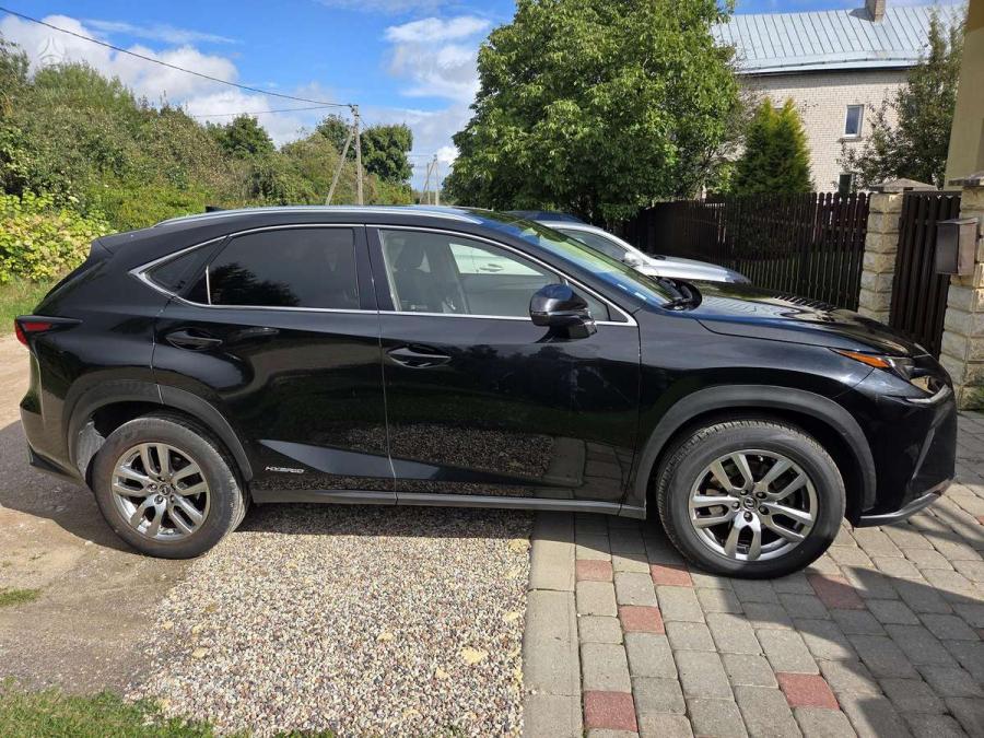 Melns Lexus NX 300h 2021 Viļņa, ar dzinēja tilpumu 2.49 L un nobraukumu 230 tūkst. km par 23000 €, foto 7 vietnē AUTOMOTO.COM.LV