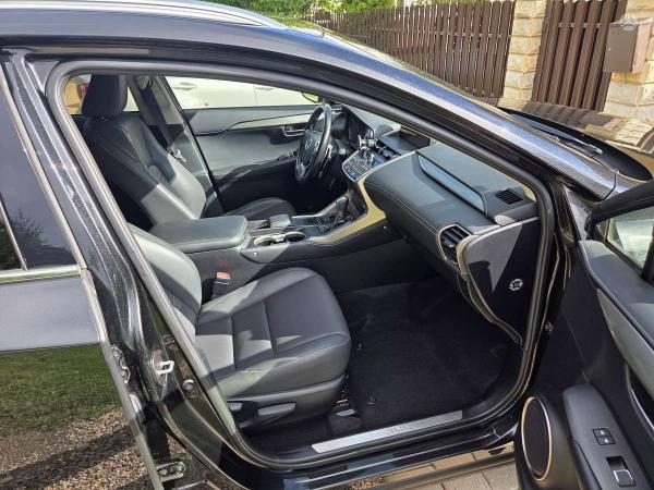 Lexus NX 300h 2021 Viļņa vietnē Melns Lexus NX 300h 2021 Viļņa, ar dzinēja tilpumu 2.49 L un nobraukumu 230 tūkst. km par 23000 €, foto 8 vietnē AUTOMOTO.COM.LV