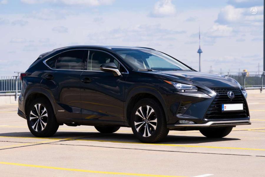 Black Lexus NX 300h 2021 in Vilnius, with an engine capacity of 2.50 L and mileage of 225 thousand km for 21000 €, photo 6 on AUTOMOTO.COM.LV