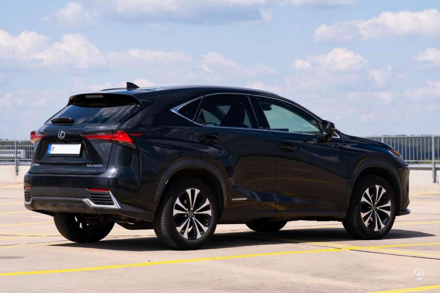 Black Lexus NX 300h 2021 in Vilnius, with an engine capacity of 2.50 L and mileage of 225 thousand km for 21000 €, photo 9 on AUTOMOTO.COM.LV