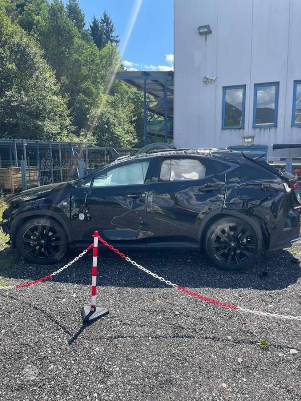 Black Lexus NX 300h 2024 in Vilkaviskis, with an engine capacity of 0.00 L and mileage of 33 thousand km for 9200 €, photo 5 on AUTOMOTO.COM.LV