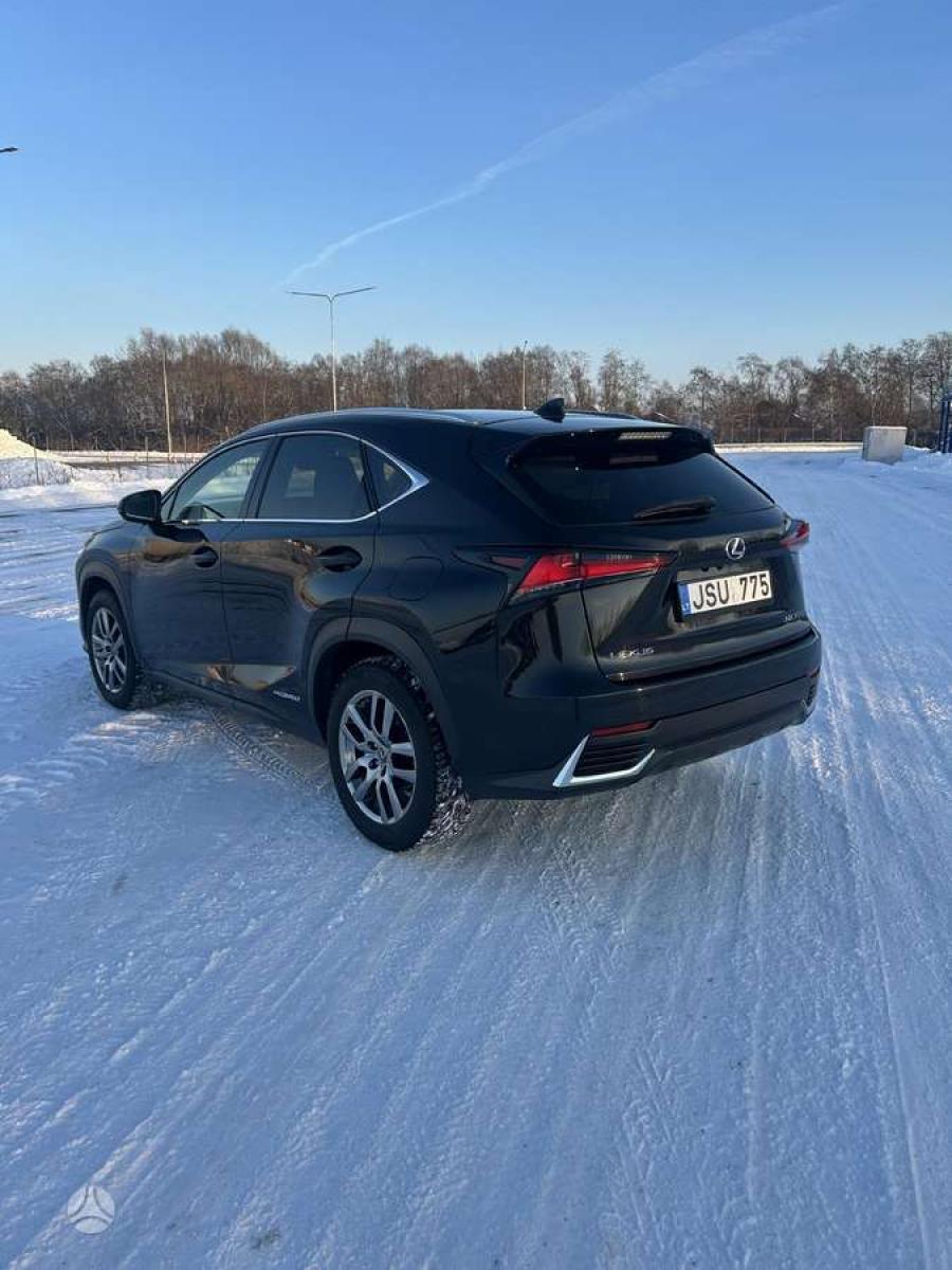 Melns Lexus NX 300h 2018 Viļņa, ar dzinēja tilpumu 0.00 L un nobraukumu 174 tūkst. km par 21500 €, foto 3 vietnē AUTOMOTO.COM.LV