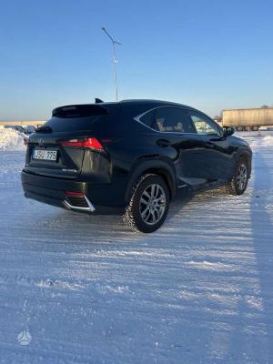 Melns Lexus NX 300h 2018 Viļņa, ar dzinēja tilpumu 0.00 L un nobraukumu 174 tūkst. km par 21500 €, foto 12 vietnē AUTOMOTO.COM.LV