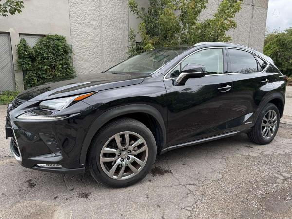 Black Lexus NX 300h 2016 in Vilnius, with an engine capacity of 0.00 L and mileage of 135 thousand km for 17200 €, photo 2 on AUTOMOTO.COM.LV