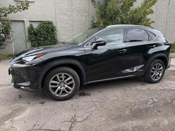 Black Lexus NX 300h 2016 in Vilnius, with an engine capacity of 0.00 L and mileage of 135 thousand km for 17200 €, photo 3 on AUTOMOTO.COM.LV