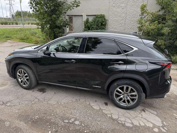Black Lexus NX 300h 2016 in Vilnius, with an engine capacity of 0.00 L and mileage of 135 thousand km for 17200 €, photo 6 on AUTOMOTO.COM.LV