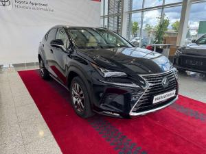Черный Лексус NX 300h 2018 в Шяуляй, объемом двигателя 2.49 л и пробегом 126 тыс. км за 28900 €, фото 3 на AUTOMOTO.COM.LV