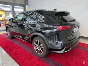 Черный Лексус NX 300h 2018 в Шяуляй, объемом двигателя 2.49 л и пробегом 126 тыс. км за 28900 €, фото 5 на AUTOMOTO.COM.LV