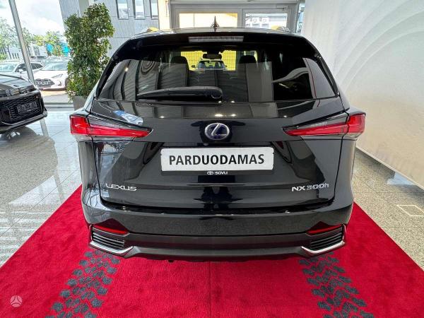 Черный Лексус NX 300h 2018 в Шяуляй, объемом двигателя 2.49 л и пробегом 126 тыс. км за 28900 €, фото 5 на AUTOMOTO.COM.LV