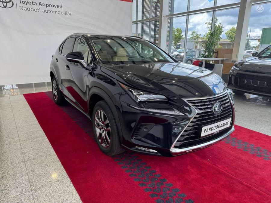 Melns Lexus NX 300h 2018 Šauļi, ar dzinēja tilpumu 2.49 L un nobraukumu 126 tūkst. km par 28900 €, foto 3 vietnē AUTOMOTO.COM.LV