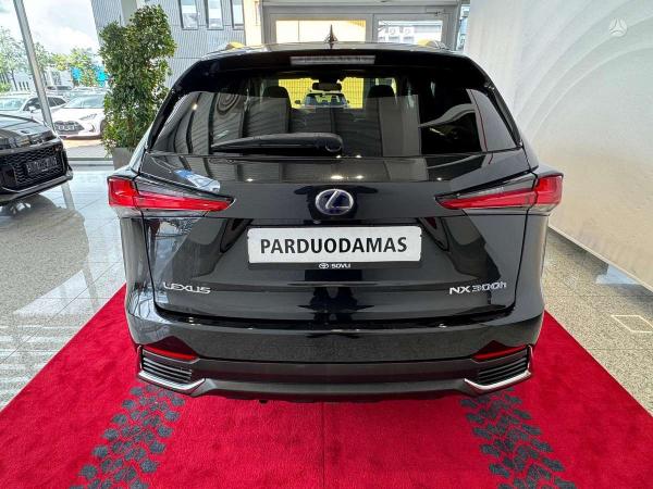 Black Lexus NX 300h 2018 in Siauliai, with an engine capacity of 2.49 L and mileage of 126 thousand km for 28900 €, photo 5 on AUTOMOTO.COM.LV