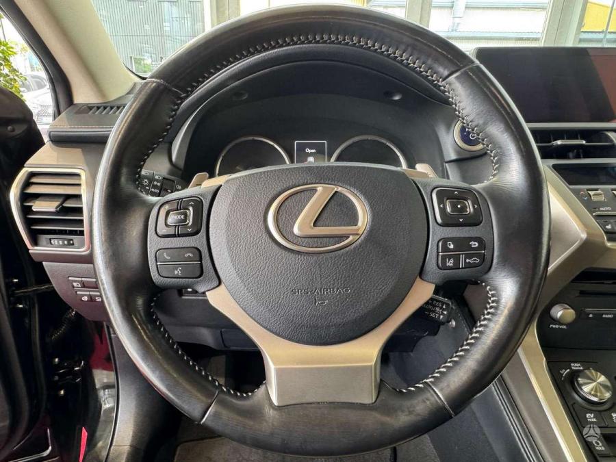 Melns Lexus NX 300h 2018 Šauļi, ar dzinēja tilpumu 2.49 L un nobraukumu 126 tūkst. km par 28900 €, foto 11 vietnē AUTOMOTO.COM.LV