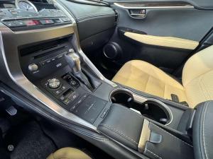 Melns Lexus NX 300h 2018 Šauļi, ar dzinēja tilpumu 2.49 L un nobraukumu 126 tūkst. km par 28900 €, foto 22 vietnē AUTOMOTO.COM.LV