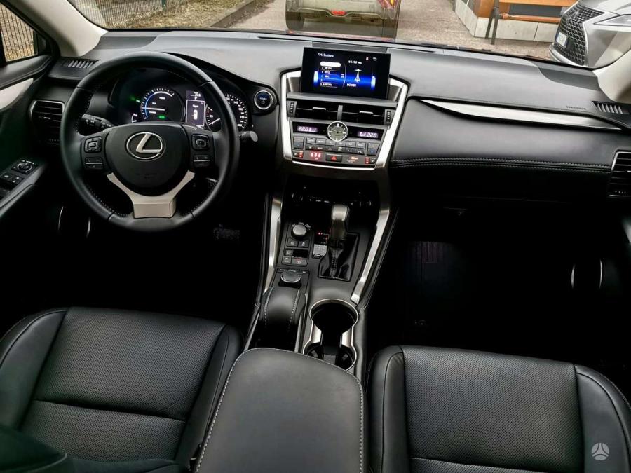 Zils Lexus NX 300h 2015 Viļņa, ar dzinēja tilpumu 2.49 L un nobraukumu 148 tūkst. km par 17600 €, foto 7 vietnē AUTOMOTO.COM.LV