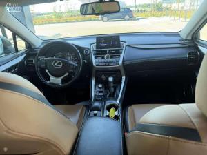 Синий Лексус NX 300h 2015 в Вильнюс, объемом двигателя 2.50 л и пробегом 204 тыс. км за 19600 €, фото 14 на AUTOMOTO.COM.LV