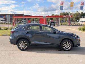 Blue Lexus NX 300h 2015 in Vilnius, with an engine capacity of 2.49 L and mileage of 204 thousand km for 18300 €, photo 5 on AUTOMOTO.COM.LV